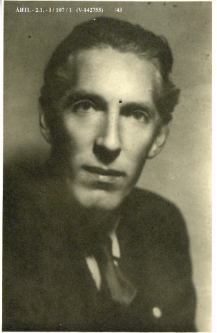 „Világosság éjjel”, „sötétség délben” – Erica (Glaser) Wallach és Noel ...